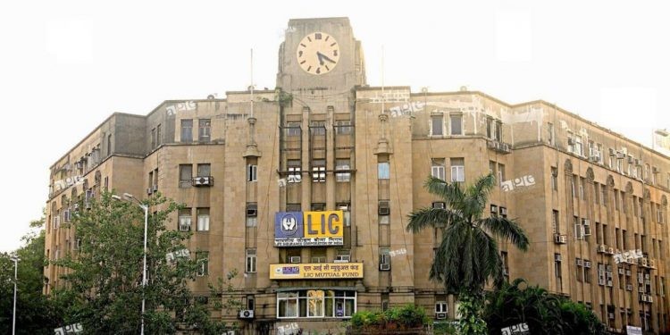 LIC Witnesses 25.17 per cent growth in New business premium in FY 20