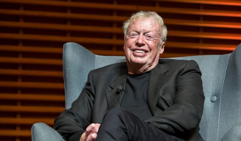 The Success Story Of Nike Founder: Phil Knight
